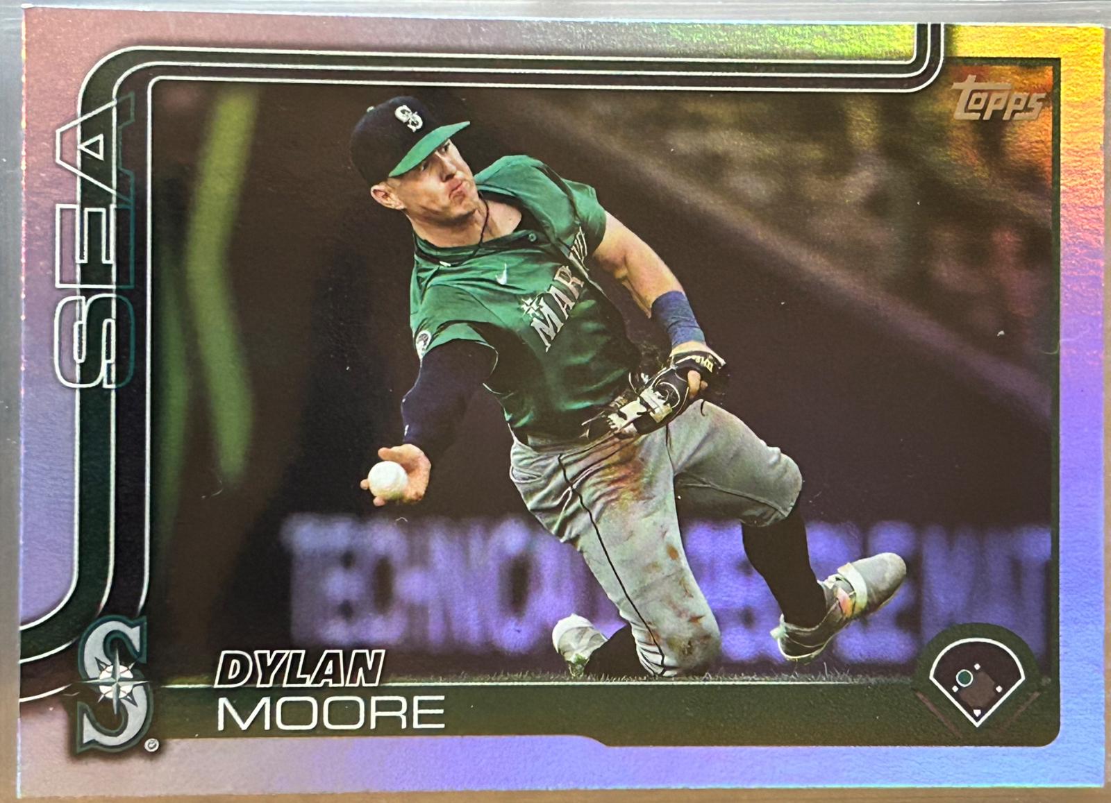 Dylan Moore [Rainbow Foilboard] #105 Prices | 2025 Topps | Baseball Cards