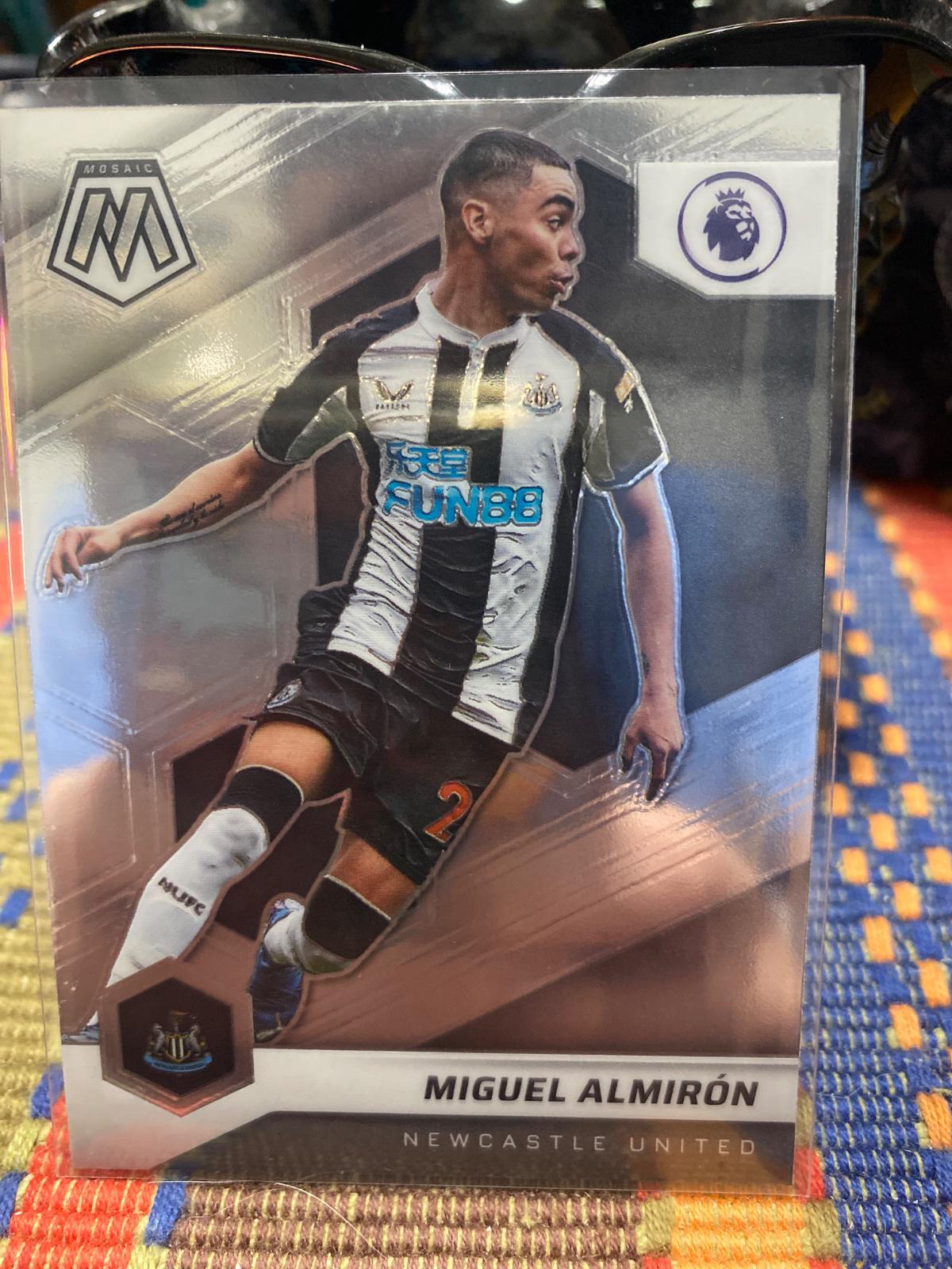 Miguel Almiron #189 Prices | 2021 Panini Mosaic Premier League | Soccer ...