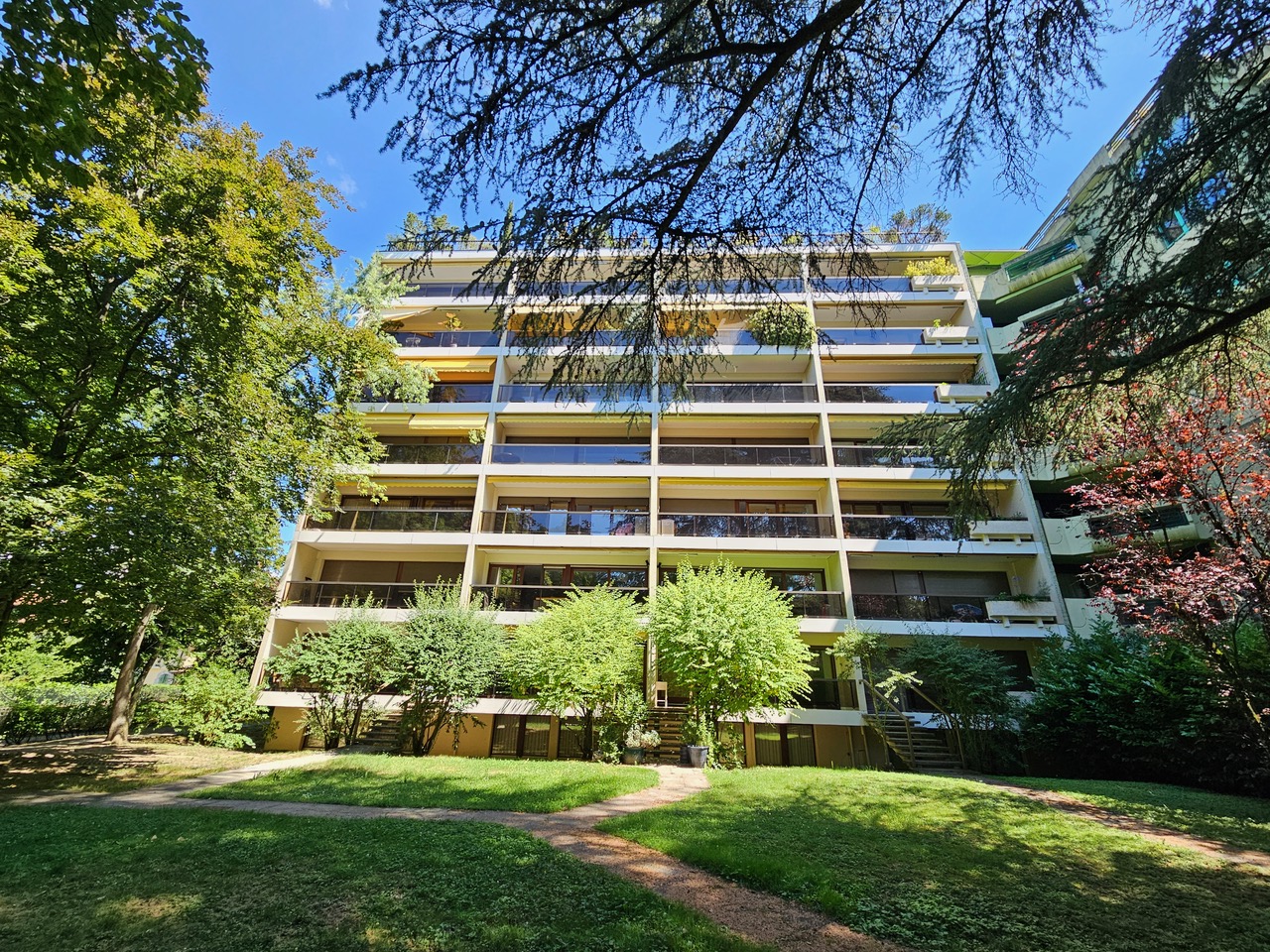 📈Genève: Prix m2 & Prix Immobilier septembre 2025 · CHF / m² | RealAdvisor