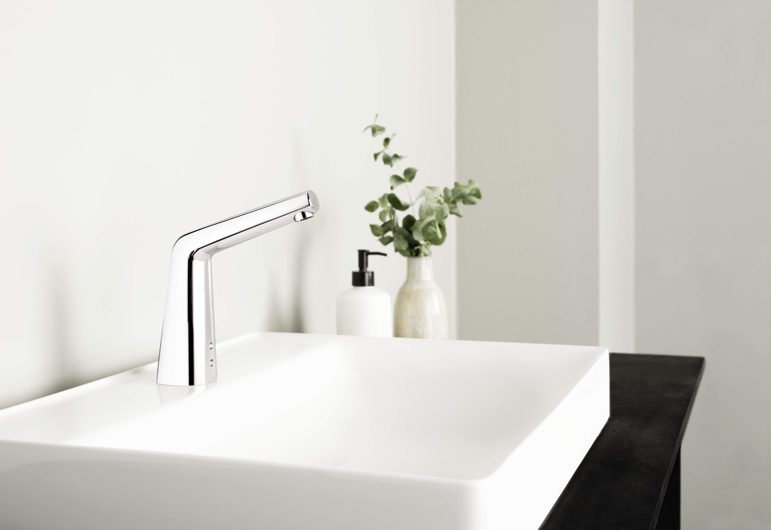 51792201 | Washbasin faucet, 6 V, Bluetooth | HANSADESIGNO Style | HANSA