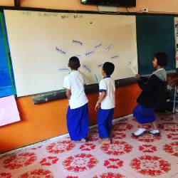 Inskru | เกมส์ Slap on the board