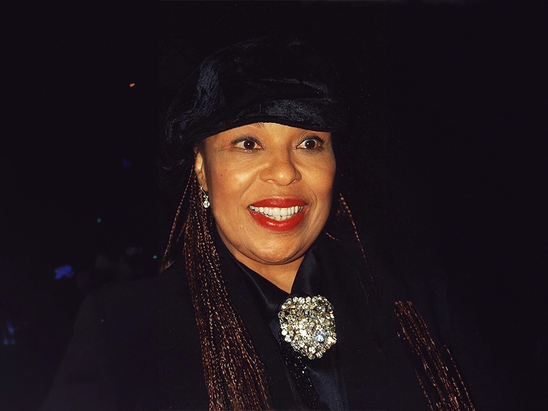 Roberta Flack, Legendary Singer, Dies at 88: Understanding ALS and How ...