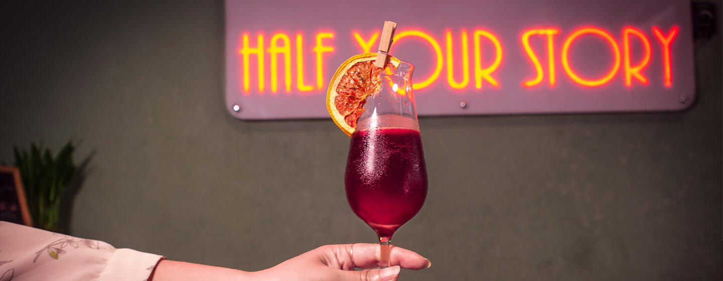 【台北│HALF CUP 半杯】午後3點營業的茶酒沙龍，融合茶、咖啡、甜點和調酒的療癒綠洲。 - Joymap 享樂地圖