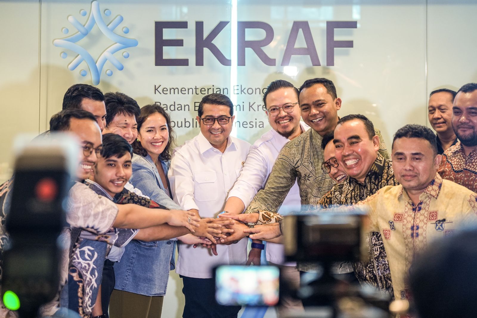 Dari Sengketa Jadi Kolaborasi, Menteri Ekraf Mediasi Vidio.com dan ...