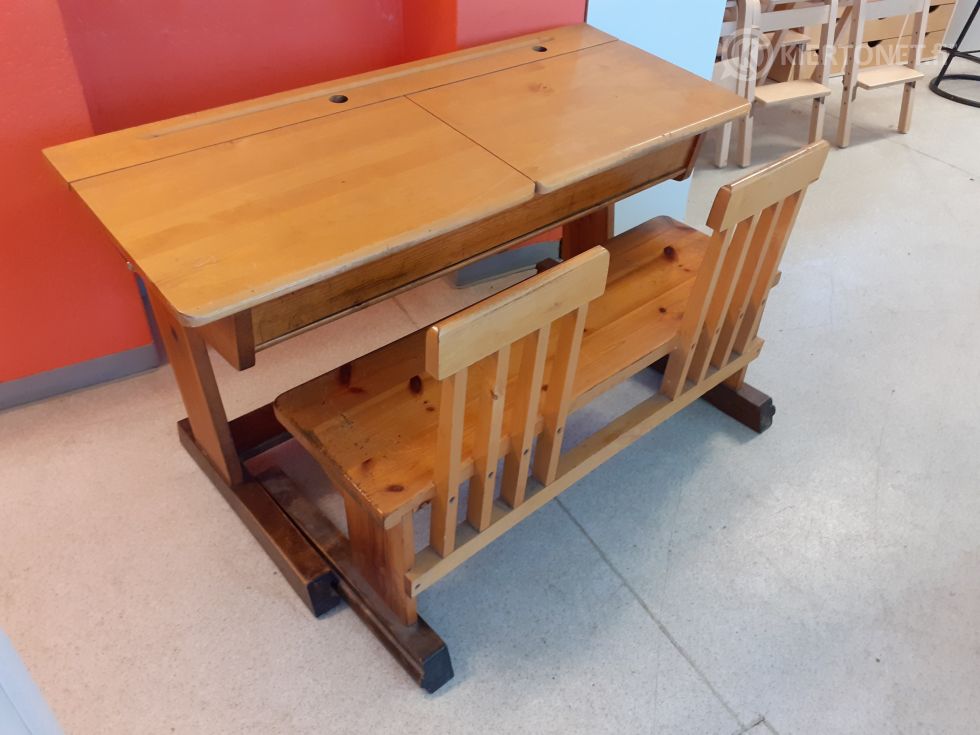 Vanha kahdenistuttava pulpetti – Kiertonet.fi