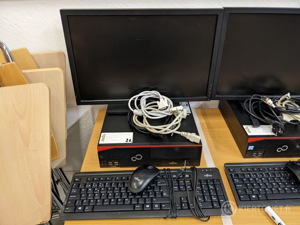 Fujitsu Esprimo D556/2 tietokone oheislaitteineen (nro 16.) – Kiertonet.fi
