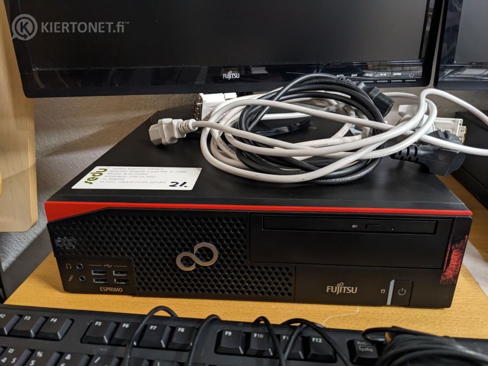 Fujitsu Esprimo D556/2 tietokone oheislaitteineen (nro 21.) – Kiertonet.fi