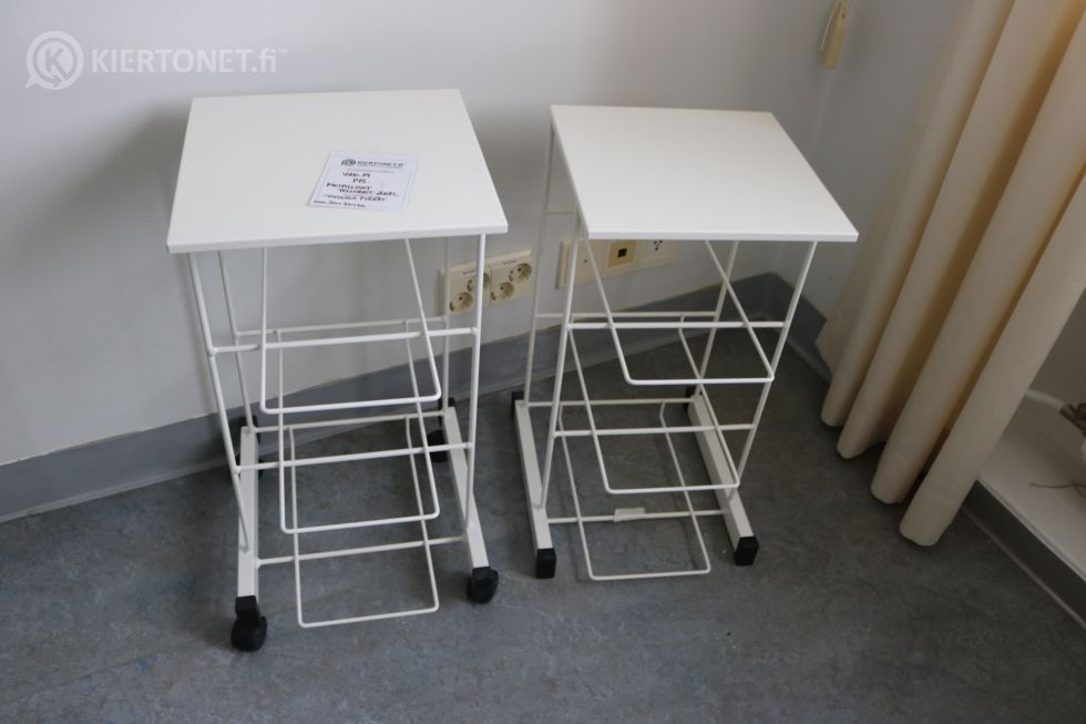 Metalliset telineet 2 kpl (nro 145.) V26.19 – Kiertonet.fi