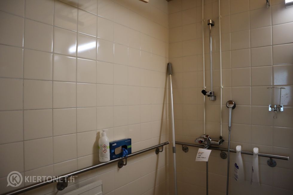 Suihku + seinätuet (nro 168.) K2.35 – Kiertonet.fi