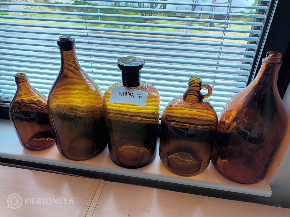Vanhat ruskeat keräilypullot 5 kpl:tta – Kiertonet.fi