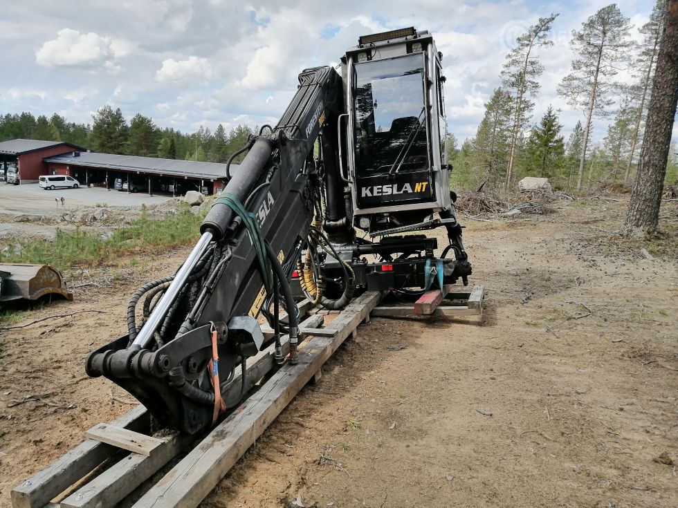 Puutavara-auton nosturi Kesla Foresteri 2009T – Kiertonet.fi