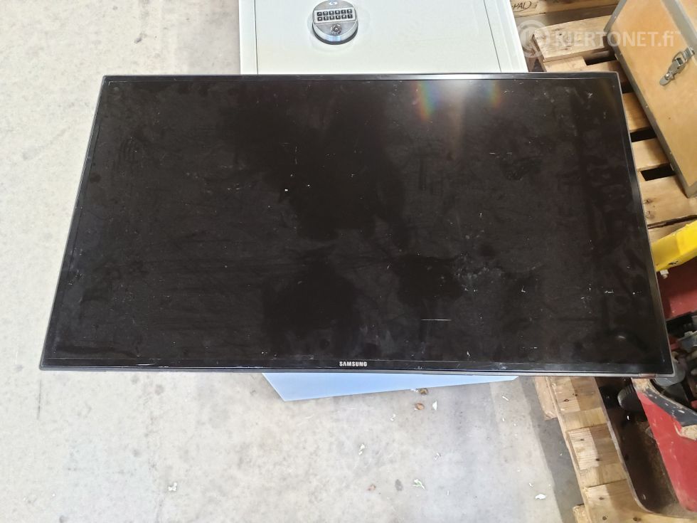 LED näyttö Samsung ME 46C – Kiertonet.fi