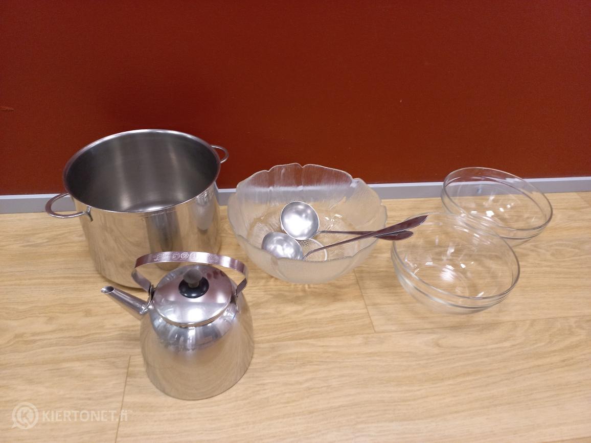 Kahvipannu 2,5 l, iso kattila, kolme lasikulhoa ja 2 kauhaa – Kiertonet.fi