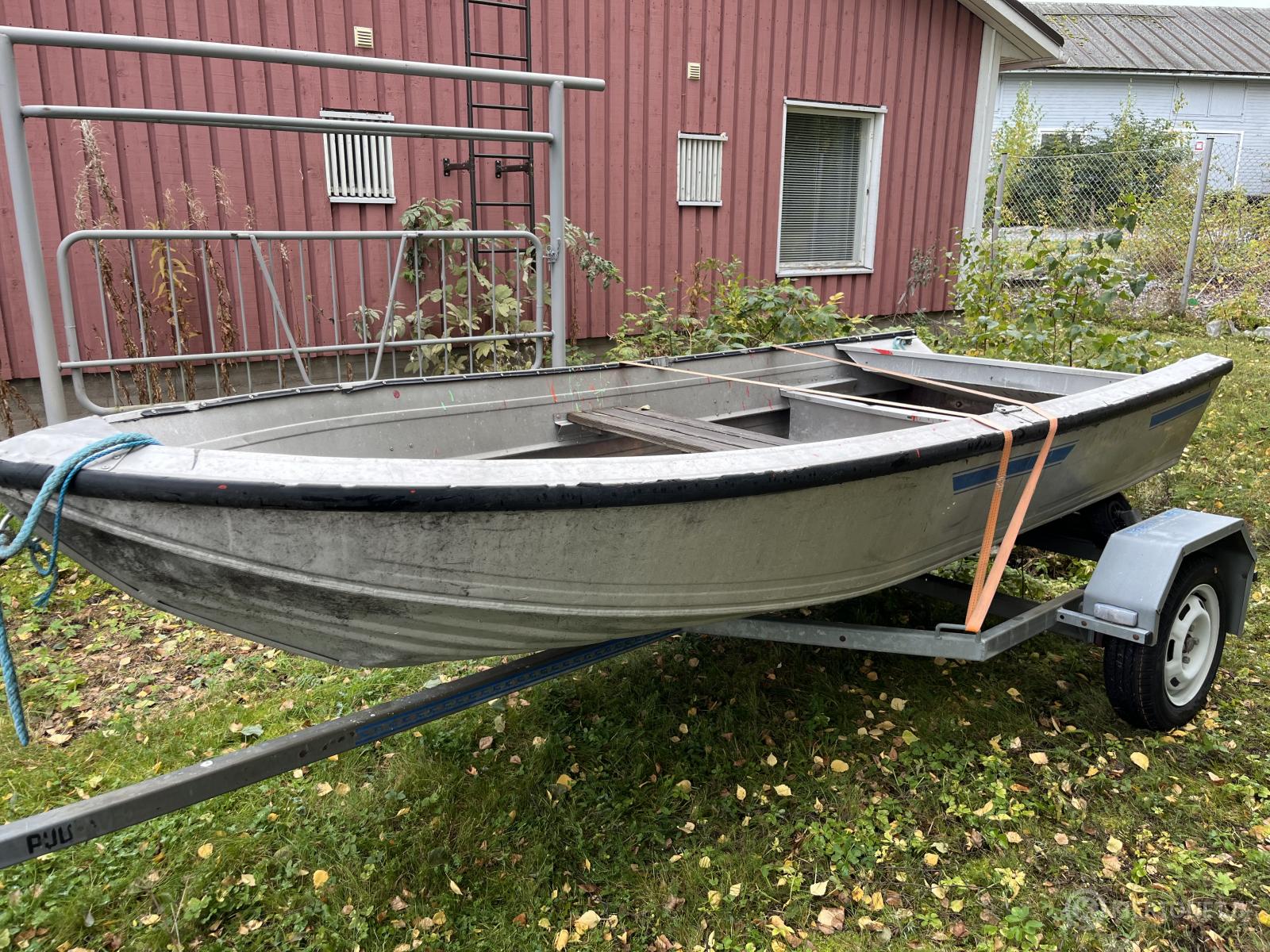 Buster Mix venetrailerilla – Kiertonet.fi