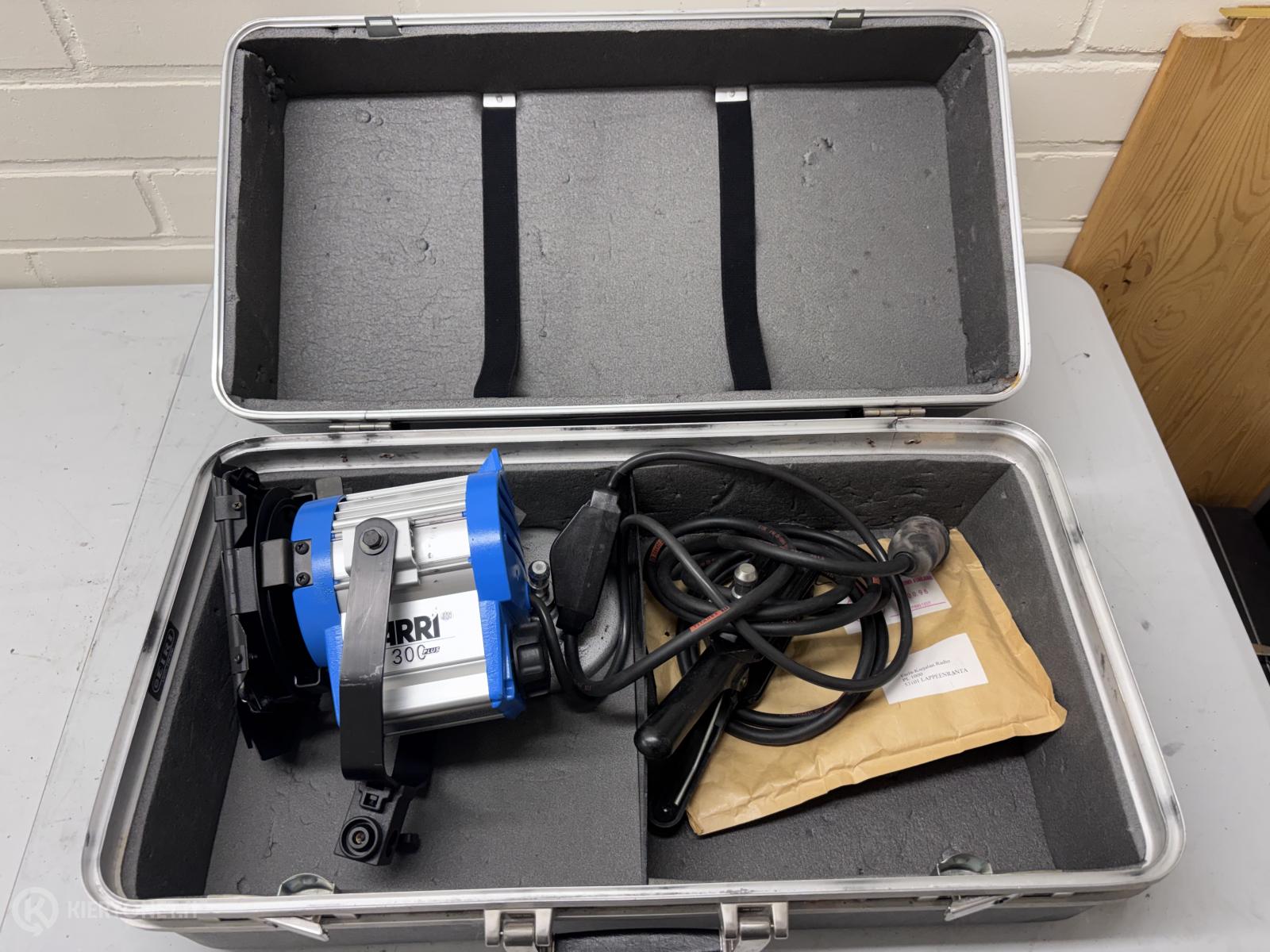 Arri 300 Plus valaisin - Kohdenumero 72 – Kiertonet.fi