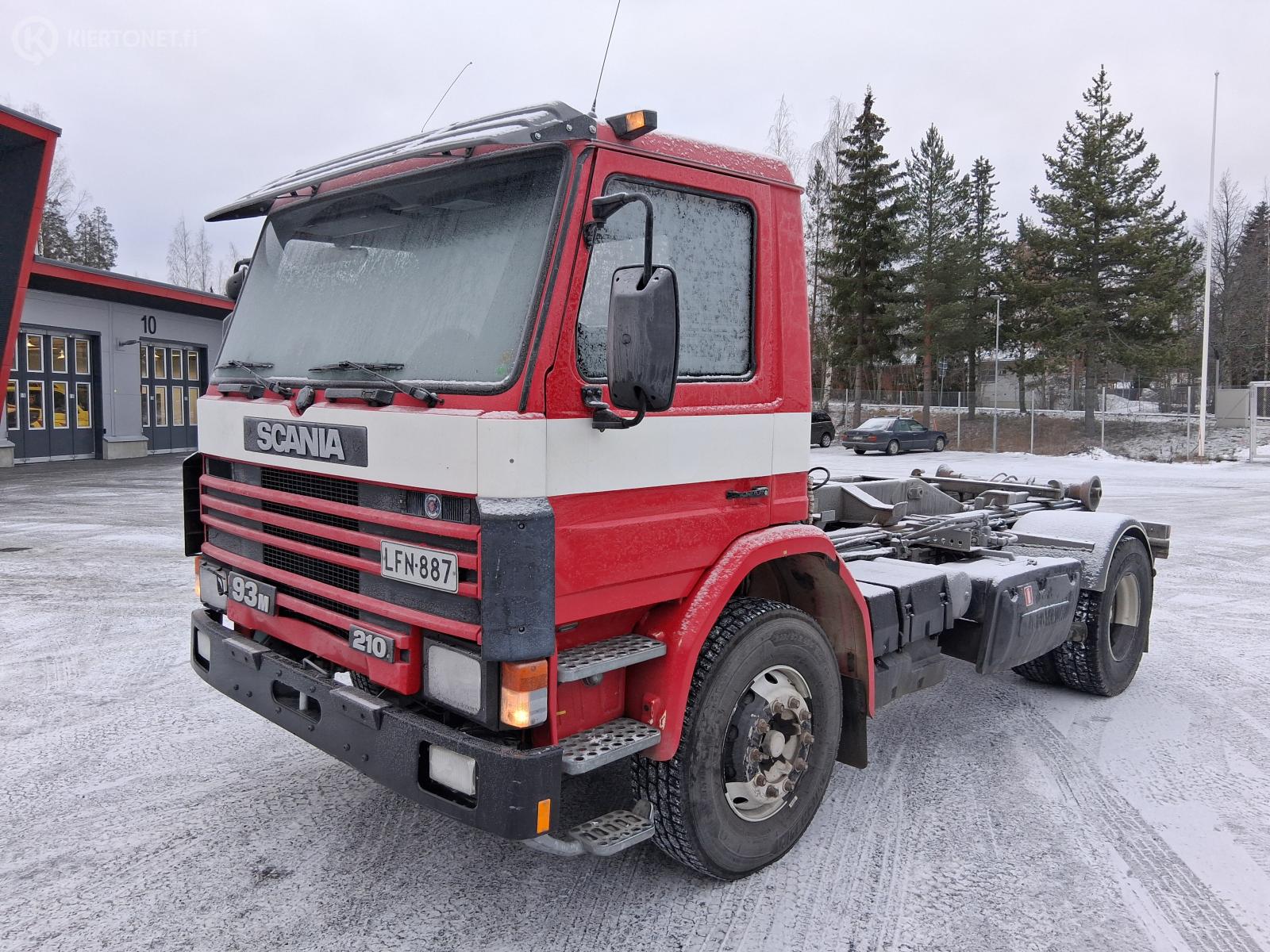 Koukkulava-auto Scania P93 – Kiertonet.fi
