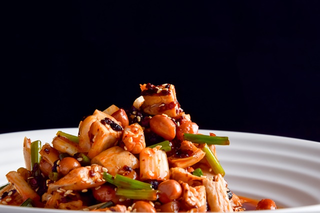 Khám phá hương vị Tứ Xuyên truyền thống tại khách sạn Windsor Plaza ...