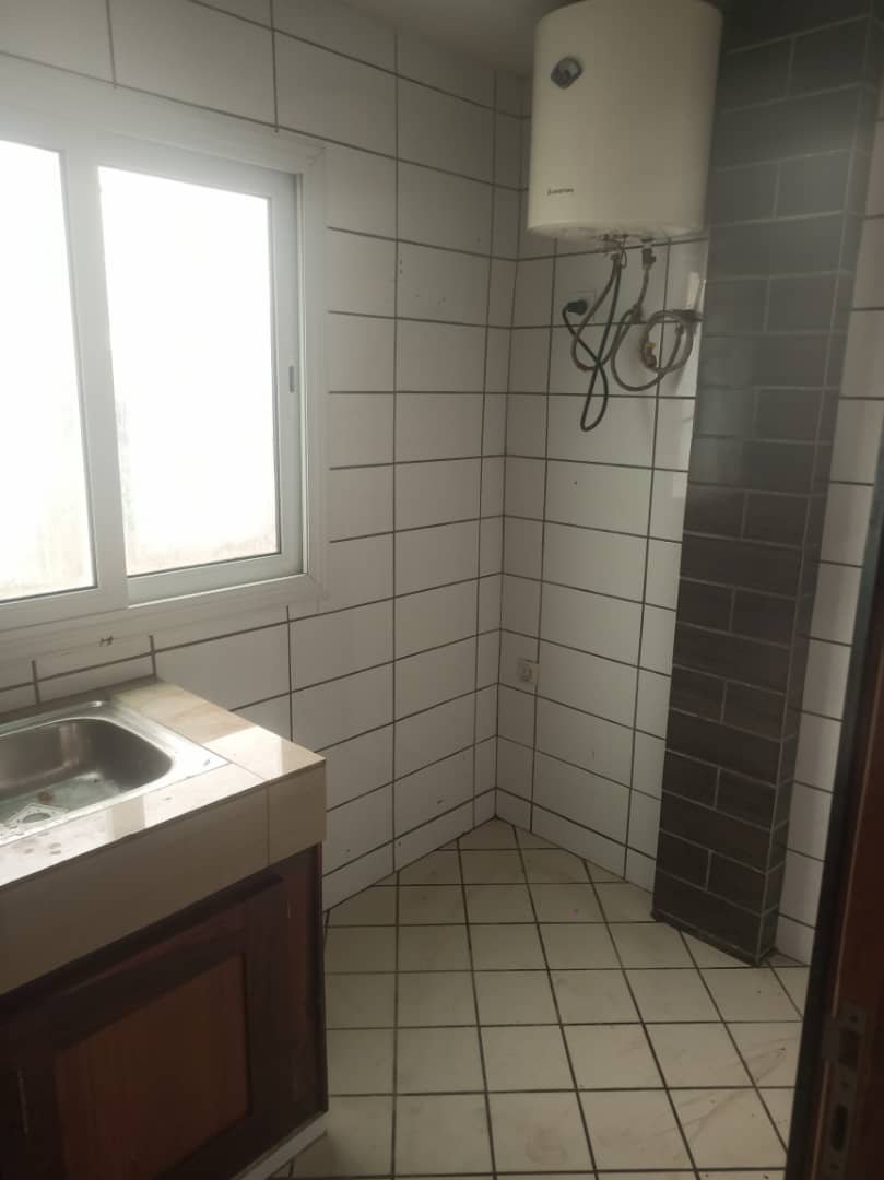 Appartement à louer à Douala, Bonapriso - 1 chambres - 350 000 FCFA