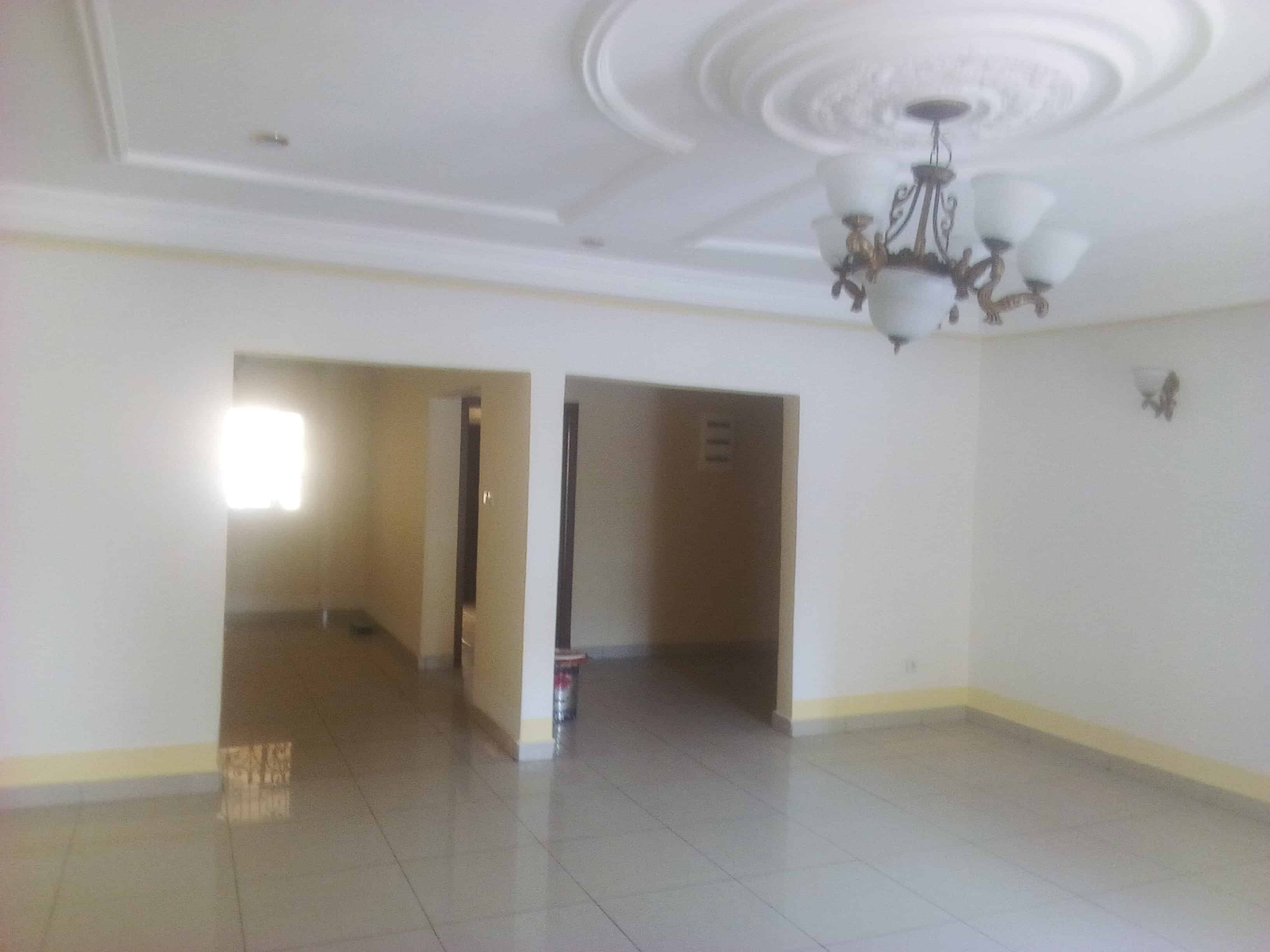 House (Villa) to rent at Yaoundé, Bastos - 5 bedrooms - 3 500 000 FCFA