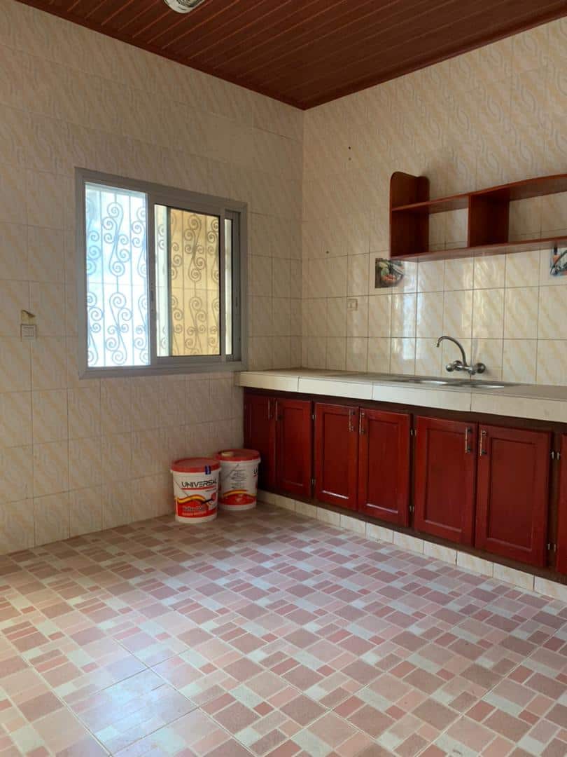 Maison (Villa) à louer à Yaoundé, Bastos - 4 chambres - 1 200 000 FCFA