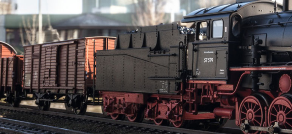 MODEL TRAIN DISPLAY | MARKLIN CLUB - LynnMall