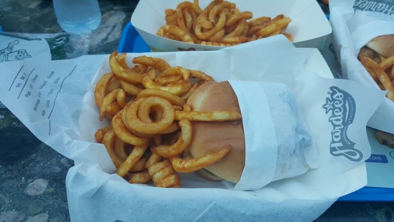 Hardee's - Khalid Ibn Al Walid.. restaurant in Riyadh | KSARestaurant ...