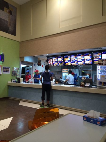 Herfy - Rimal Center restaurant in Riyadh | KSARestaurant - discover ...