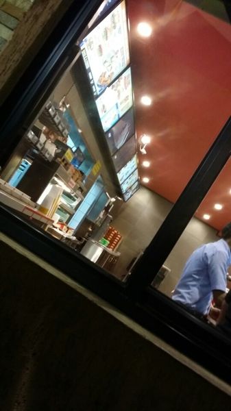 Hardee's - Takhassusi Street restaurant in Riyadh | KSARestaurant ...