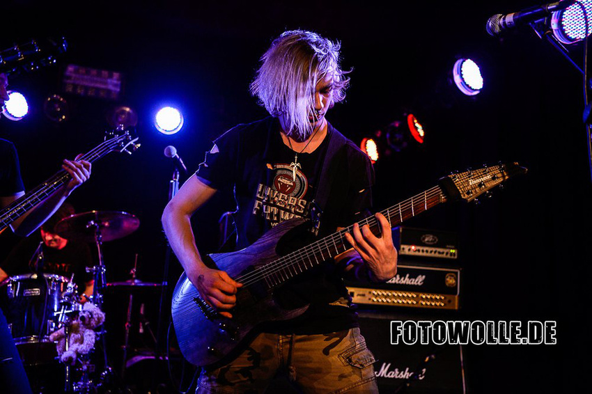 Tim Hansen - Gitarrist, Songwriter, Producer aus Hamburg - Backstage PRO