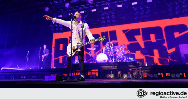 Die Broilers gehen in der Mannheimer Maimarkthalle durch die Decke ...