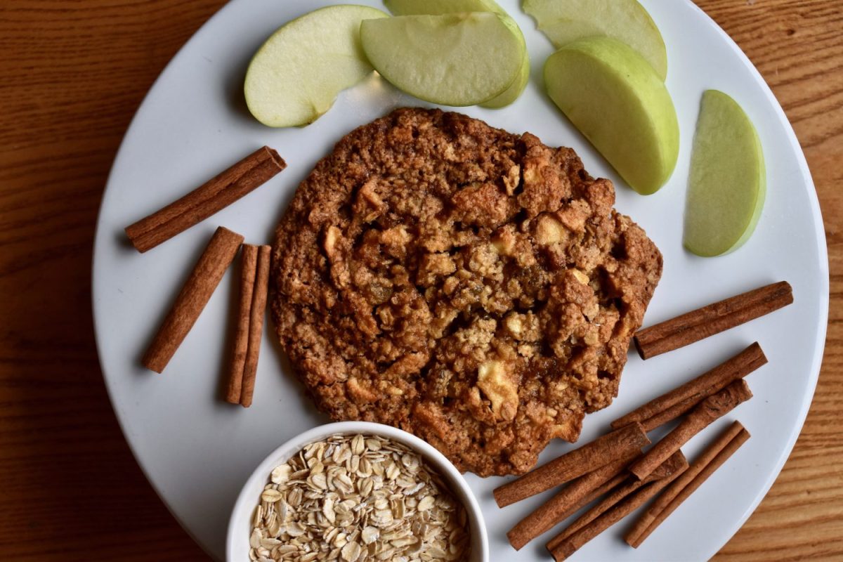 Apple Oatmeal Cookie - Lettuce Entertain You