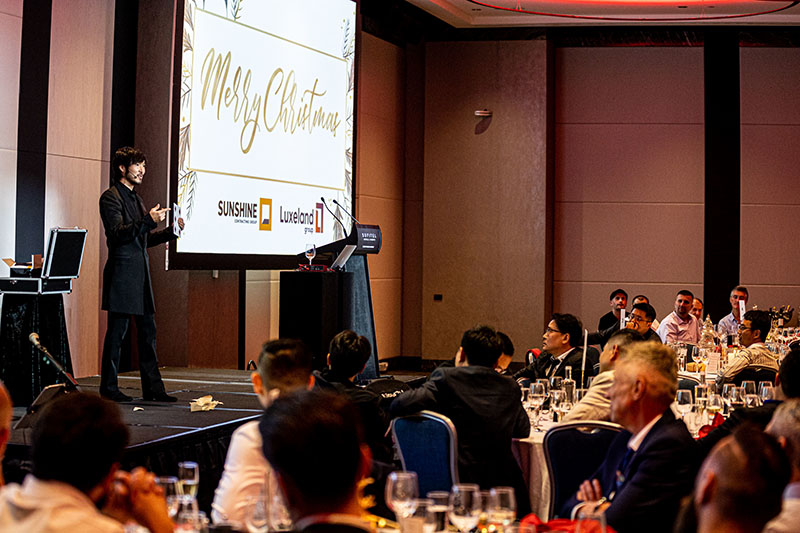 JunHo | Hire a Magician in Sydney for Stage Magic show