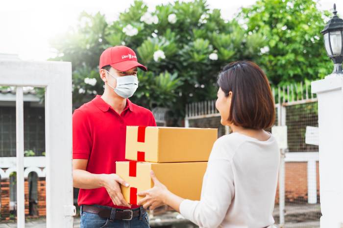 Cara Mudah Pick Up Paket di Lion Parcel, Gak Perlu Keluar Rumah!