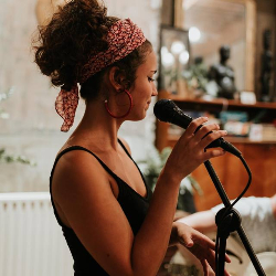 Célia Tiab - Chanteur : Soul, Jazz, RnB | Linkaband
