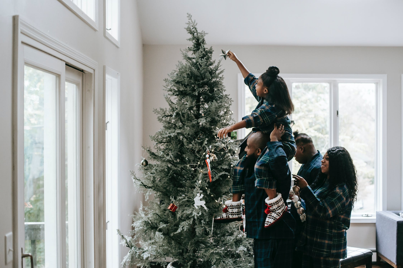 How To Make A Christmas Tree Last Longer: Tips and Tricks – Loveable