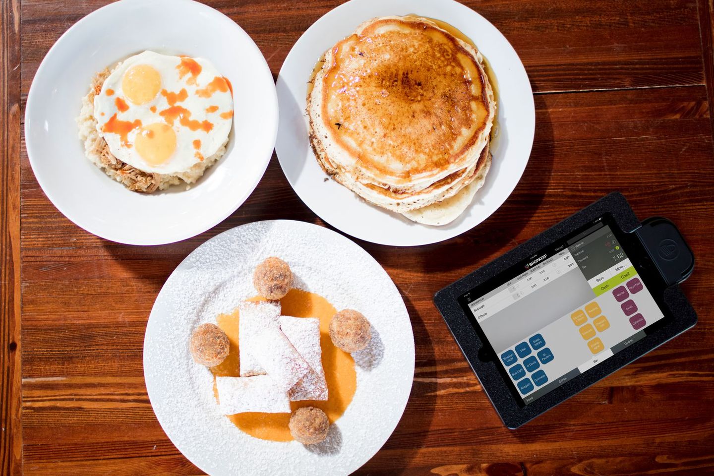 Table Turnover: How to Maximize Profit and Make Guests Happy