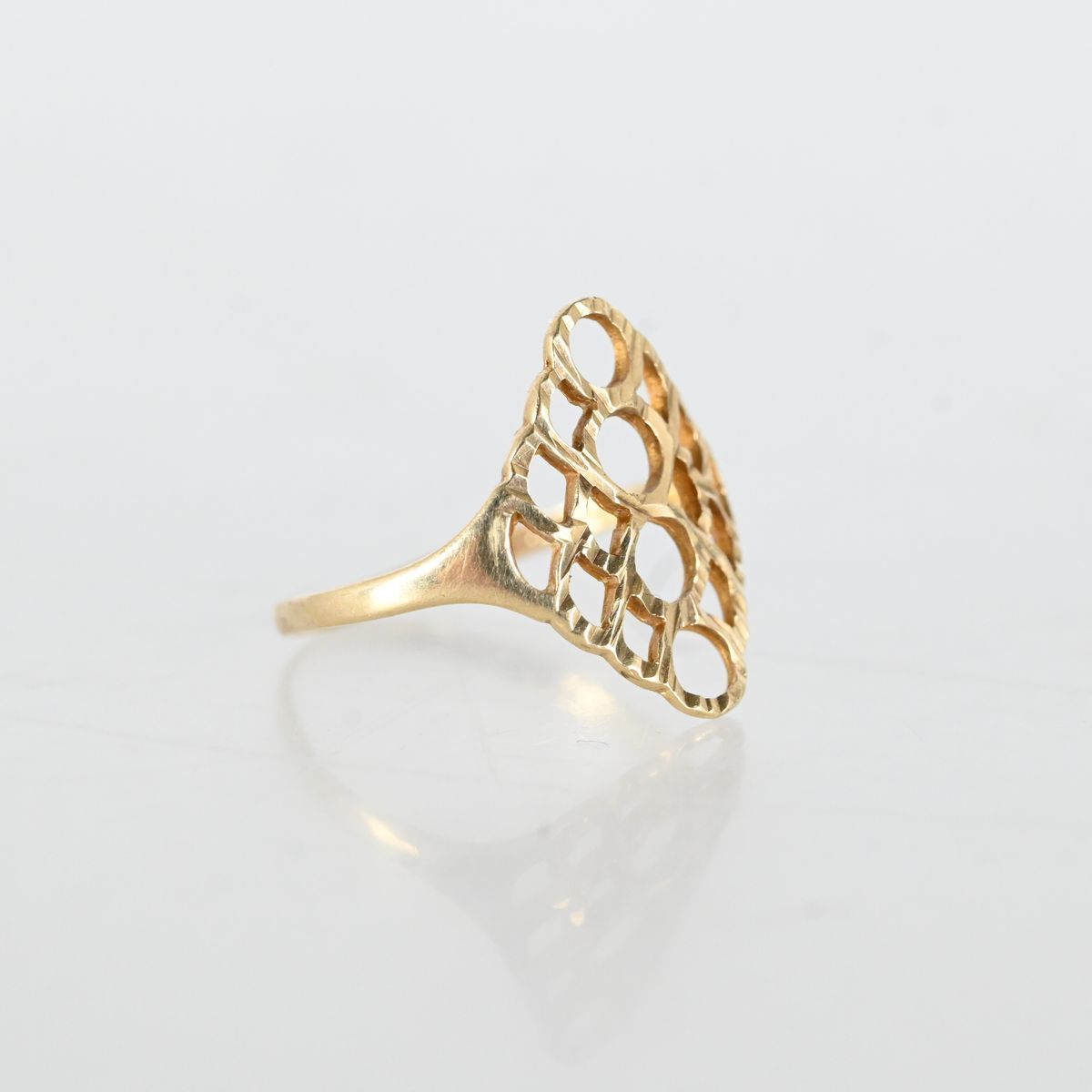 Ring, guld 9K (116419) — Luleå Auktionsverk