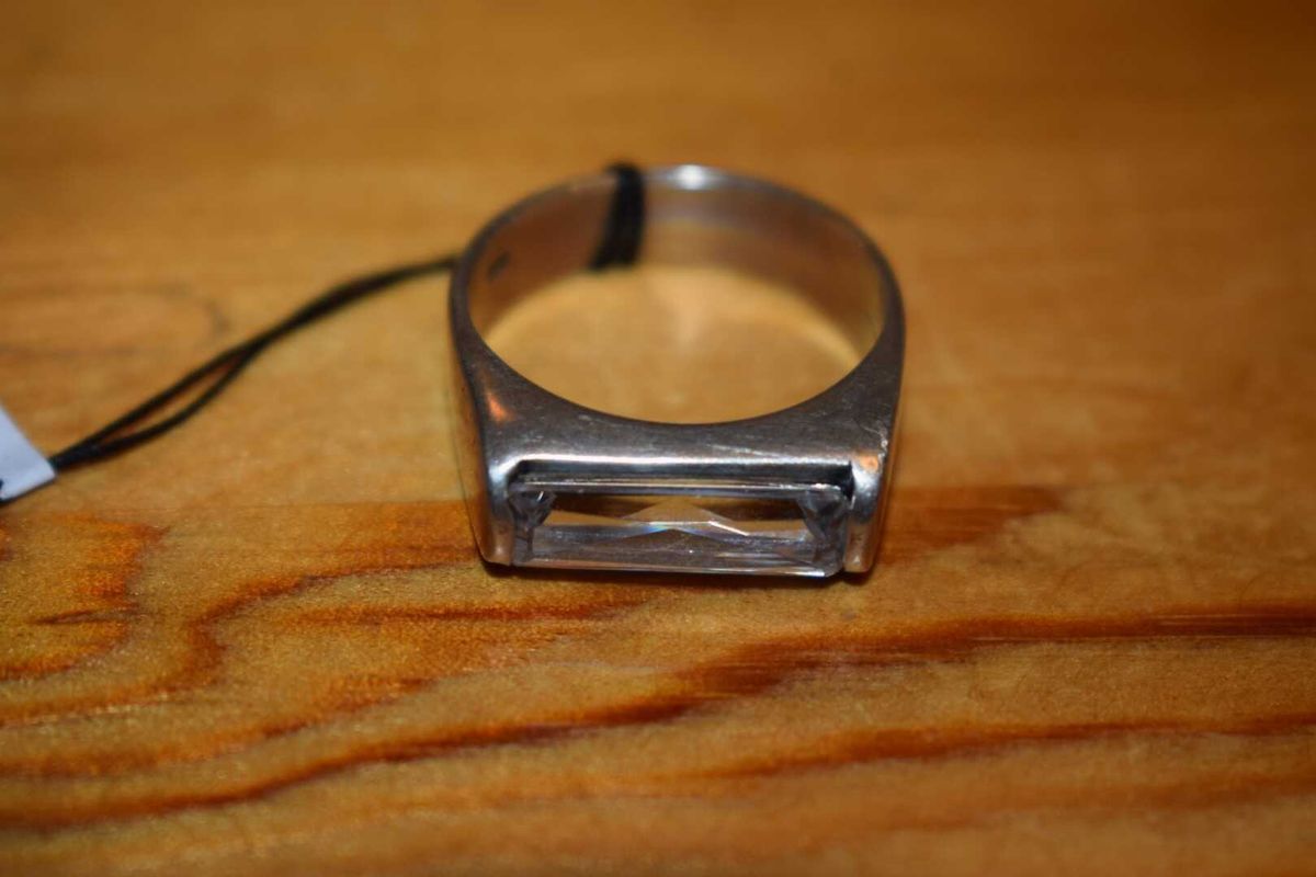 Ring silver med kristall (10829) — Luleå Auktionsverk