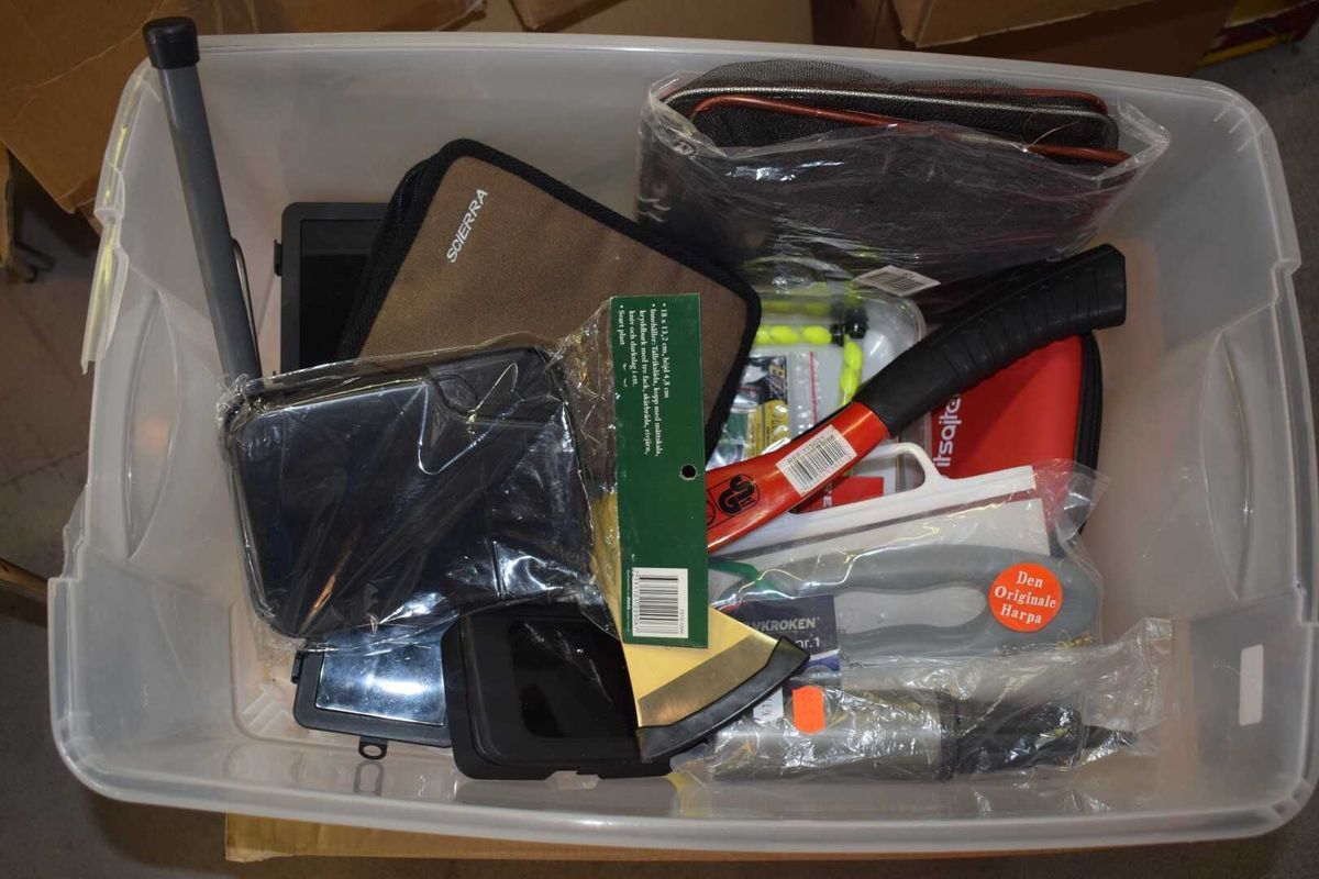 Parti fisketillbehör (14499) — Luleå Auktionsverk