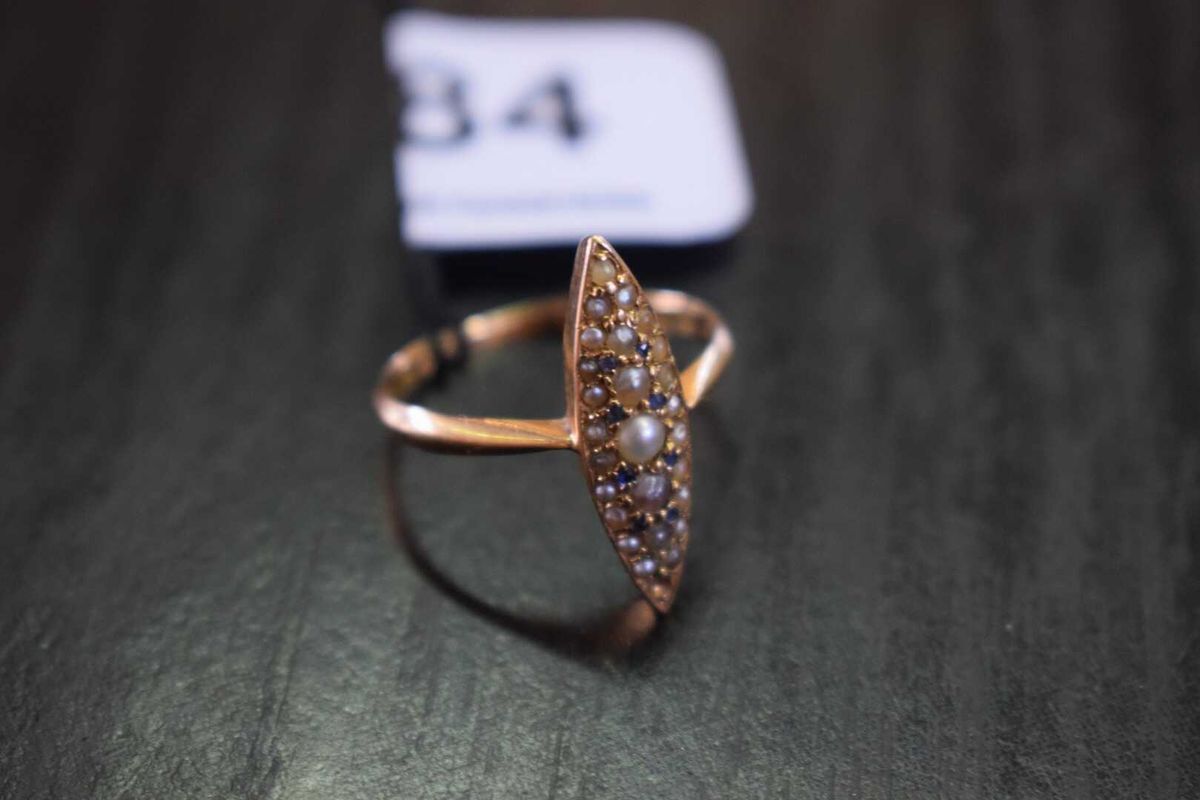 Ring 18 K guld med små pärlor (14586) — Luleå Auktionsverk