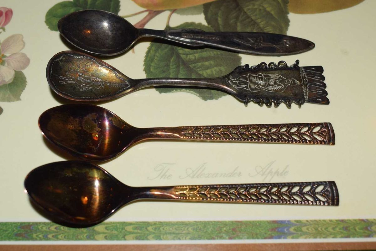 4 kaffeskedar silver 43 gram (23000) — Luleå Auktionsverk