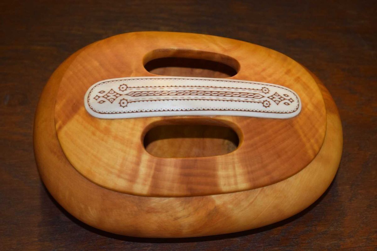 Samisk ask "Trolltrumma"Tore Sunna (27671) — Luleå Auktionsverk