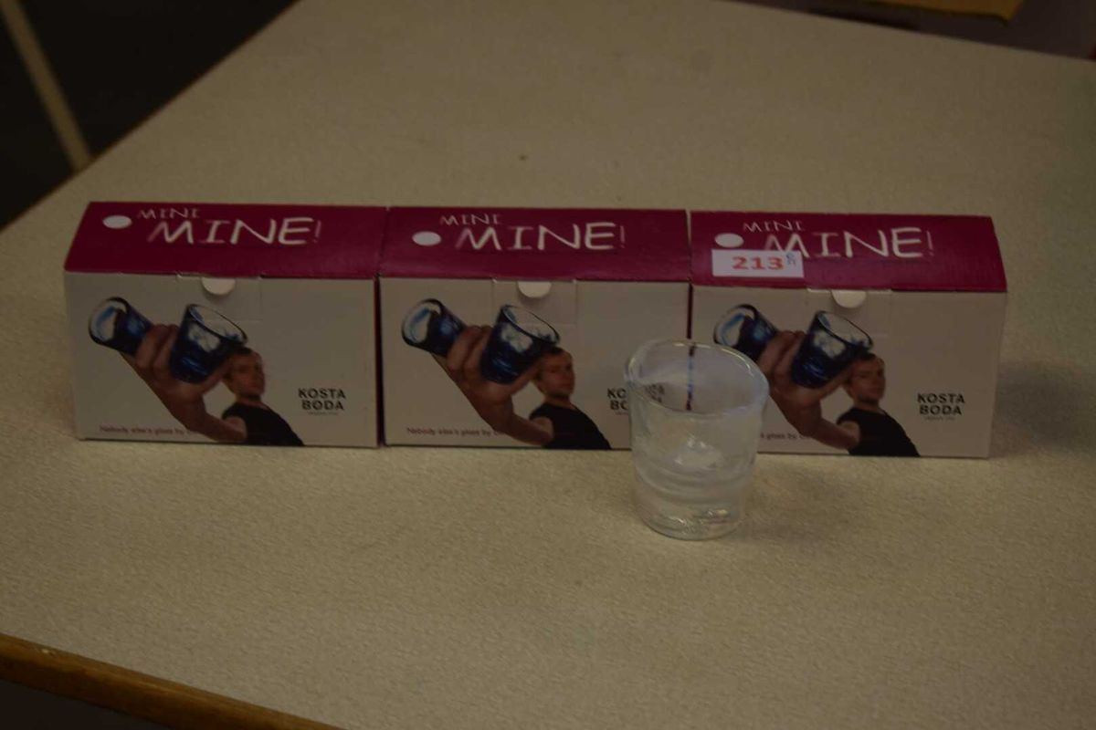 6 snapsglas / glögg Mine UHV Kosta Boda + skedar (45217) — Luleå ...