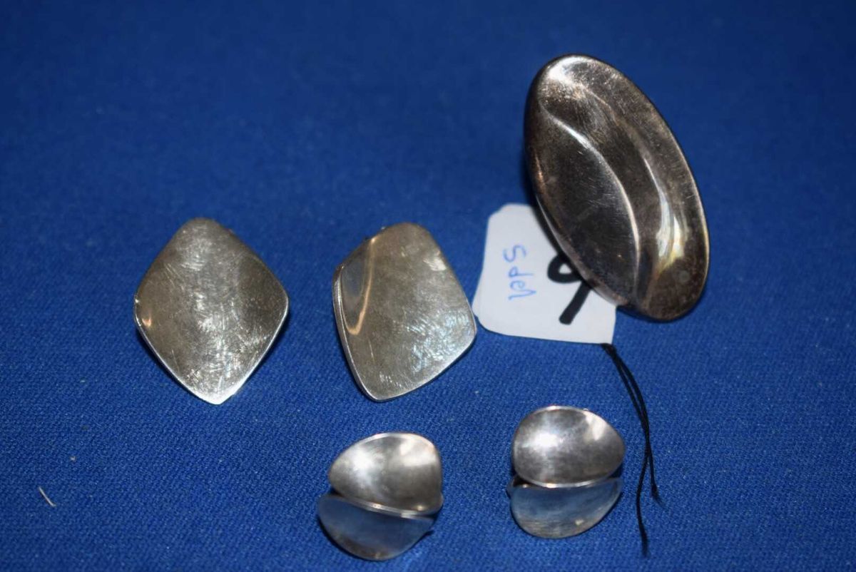 Ring 2 par örhängen silver (4564) — Luleå Auktionsverk