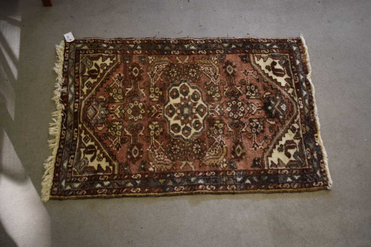 Äkta matta Iran (46101) — Luleå Auktionsverk