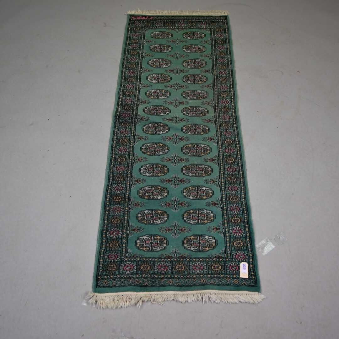 Äkta matta Pakistan grön (52518) — Luleå Auktionsverk