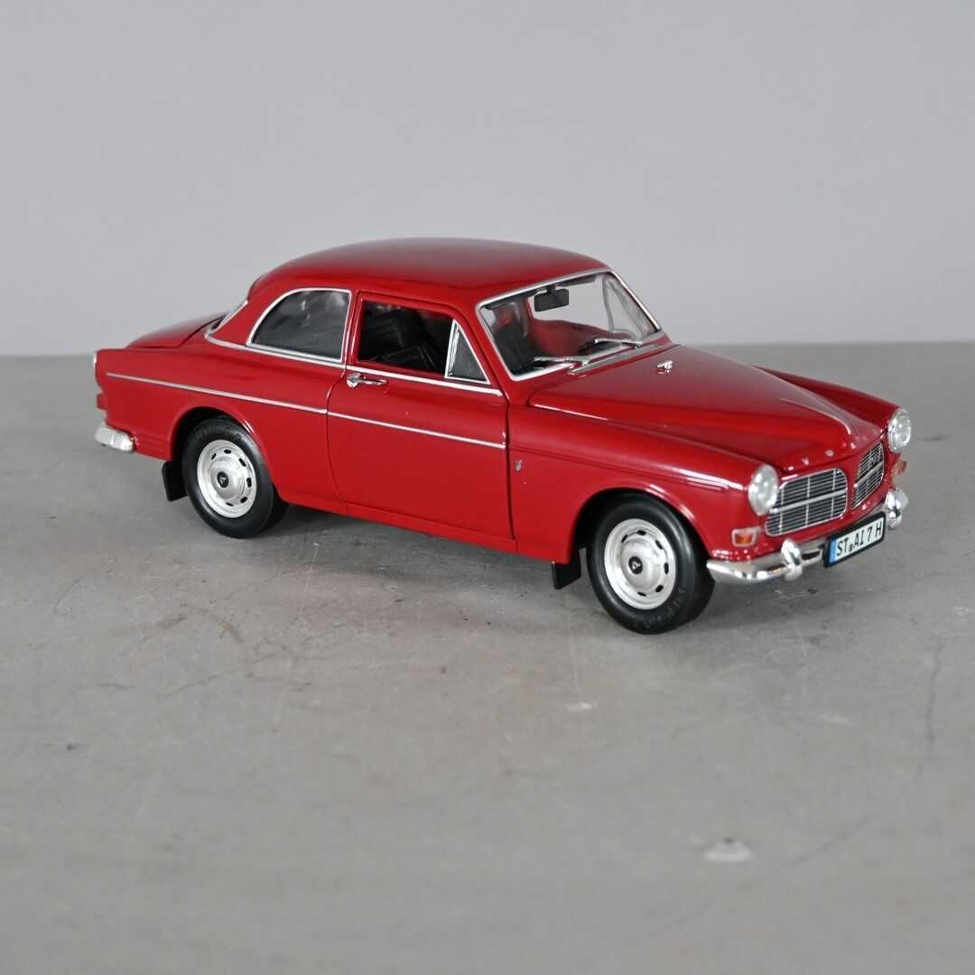 Leksaksbil / Samlarbil Volvo Amazon 121 Revell (57598) — Luleå Auktionsverk