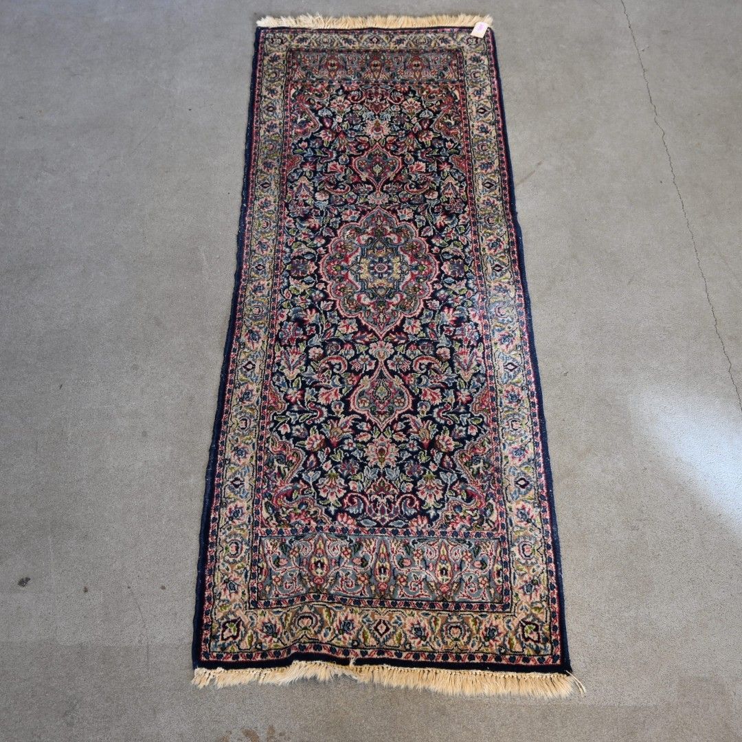 Orientalisk äkta matta Iran (60224) — Luleå Auktionsverk