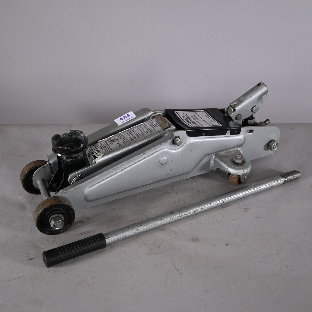 Domkraft (64292) — Luleå Auktionsverk