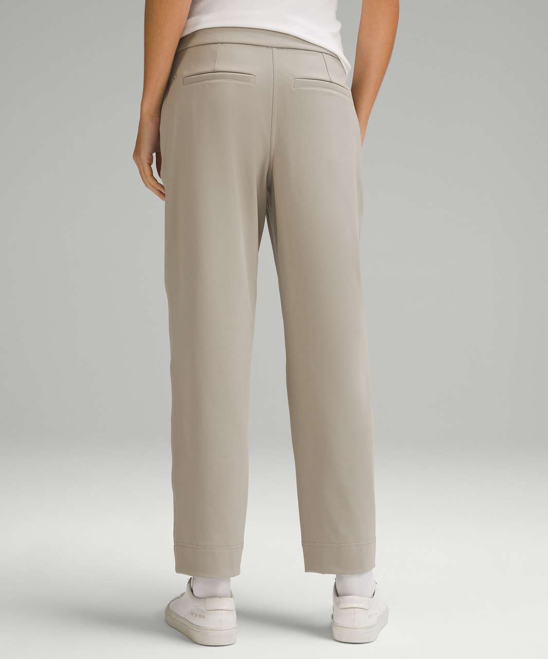 Lululemon Tapered-Leg Mid-Rise Pant 7/8 Length *Luxtreme Lululemon Tapered-Leg Mid-Rise Pant 7/8 Length *Luxtreme